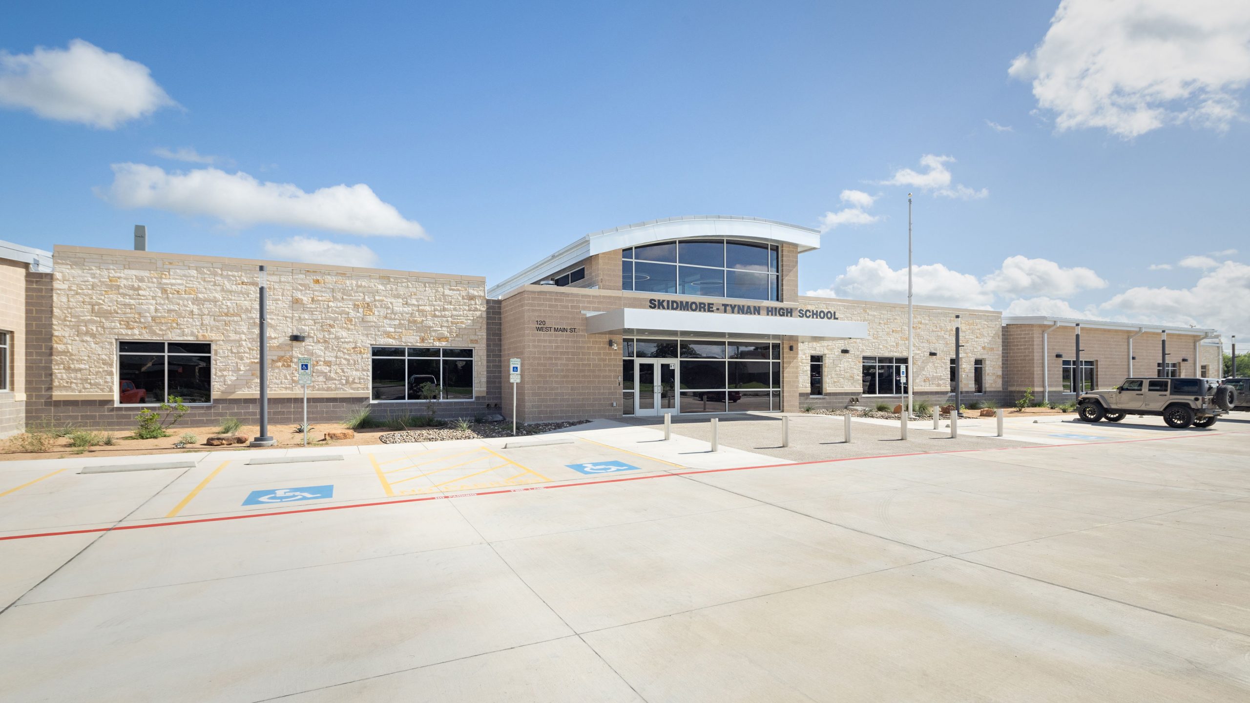 Skidmore-Tynan ISD High School - LWA Architects